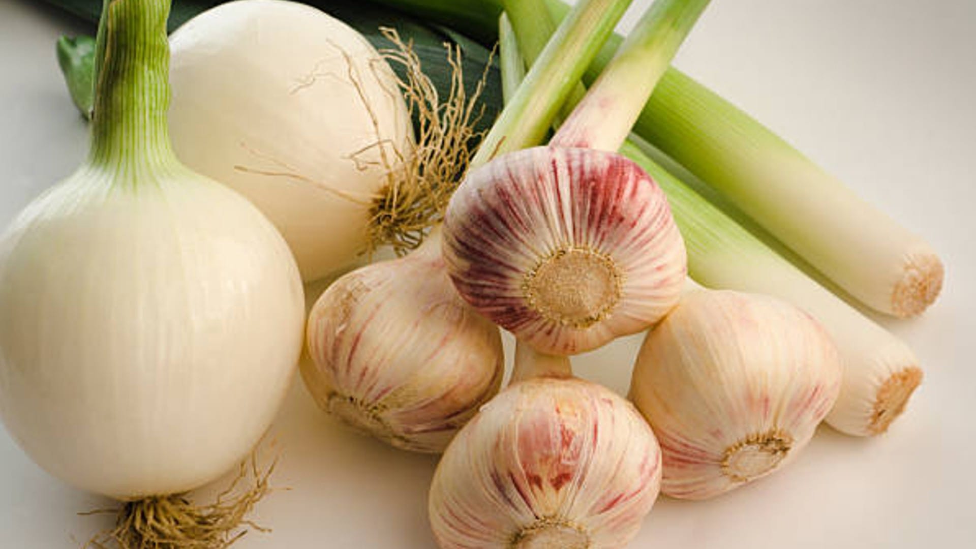 Onion Benefits And Side Effects:प्याज खाने के फायदों के साथ हैं कई ...