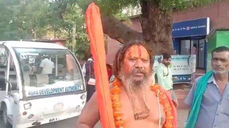 Controversy Over The Entry Of Paramhans Das Into Taj Mahal Has Reached ...