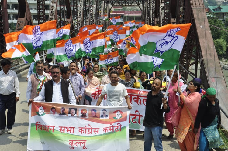 Now The Funeral Procession Of Bhuntar Bailey Bridge - Kullu News - अब ...