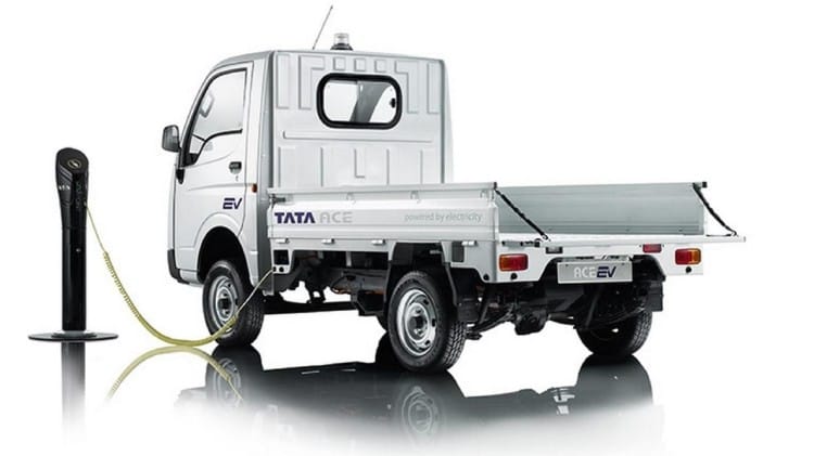Tata Ace Ev:टाटा मोटर्स ने शुरू की छोटे इलेक्ट्रिक ट्रक ऐस की डिलीवरी ...