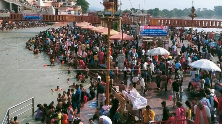 गंगा सप्तमी स्नान:श्रद्धालुओं ने लगाई आस्था की डूबकी, हर की पैडी पर ...