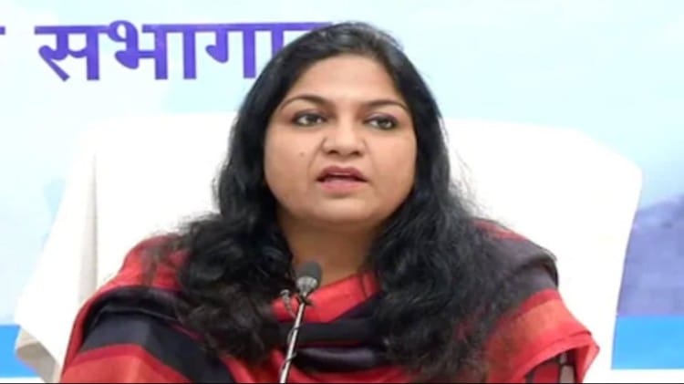 Pooja Singhal Lifestyle:पूजा सिंघल कम उम्र में बनी आईएएस, जीती हैं एक ...