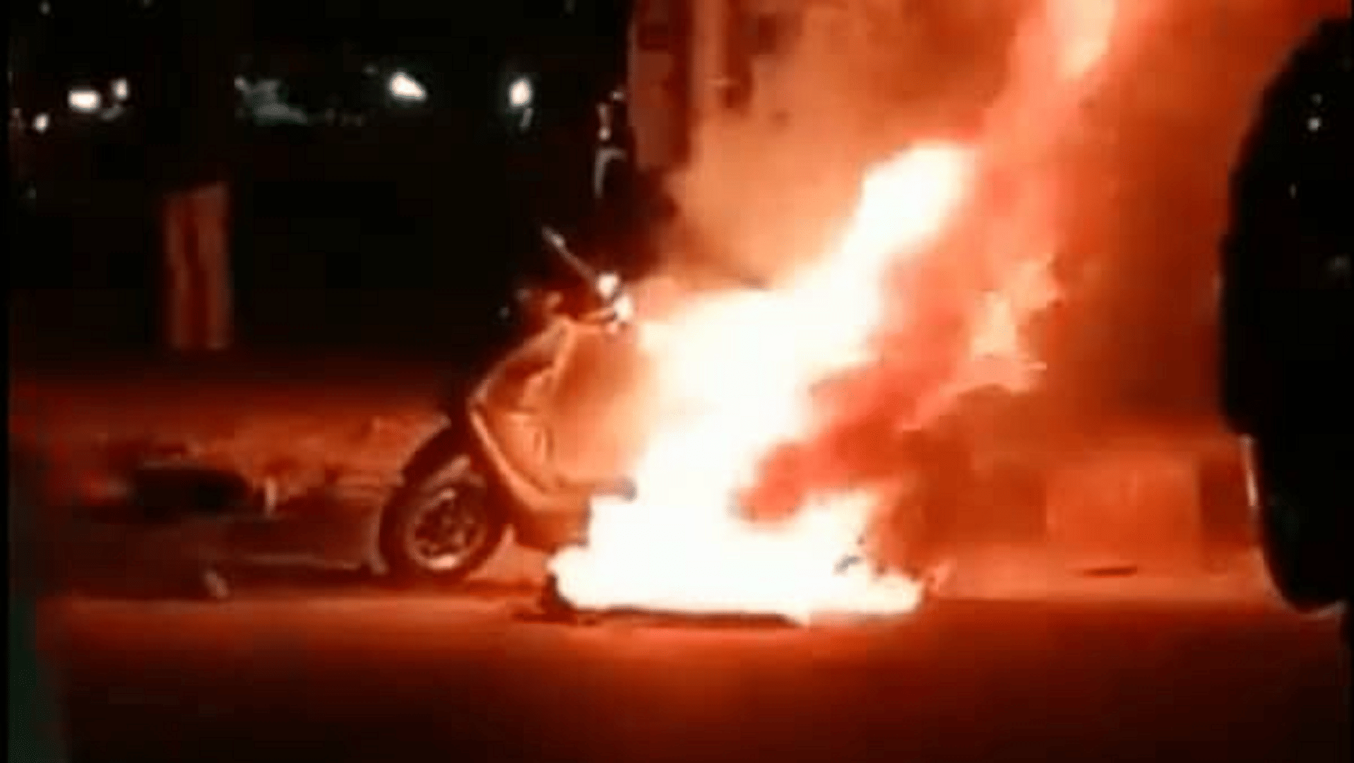 Pure Ev Electric Scooter Catches Fire In Hyderabad Ev Fire Incidents In ...