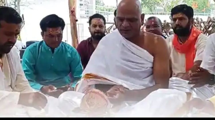 पशुपतिनाथ मंदिर में धर्म परिवर्तन:इस्लाम छोड़ हिंदू धर्म स्वीकारा ...