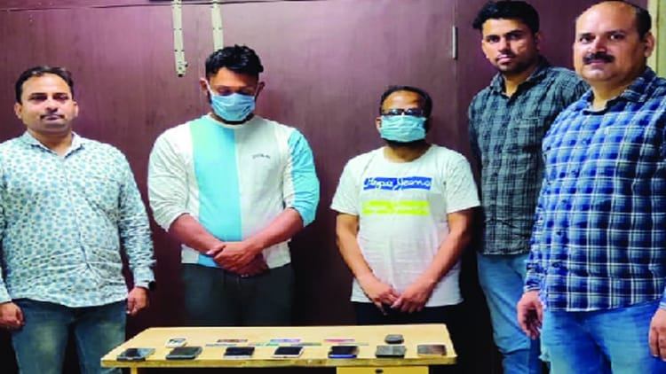 Delhi:कॉल सेंटर चलाकर 500 से ज्यादा लोगों को बनाया ठगी का शिकार ...