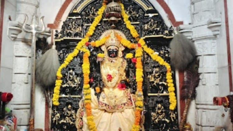 Tripura Sundari Temple:यहां दिन में तीन बार बदलता है मां का स्वरूप ...