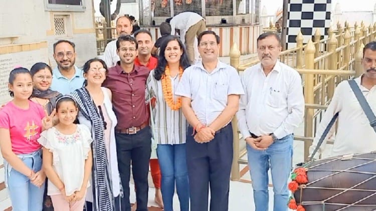 Upsc 3rd Topper 2021 Gamini Singla Profile Success Story - Amar Ujala ...