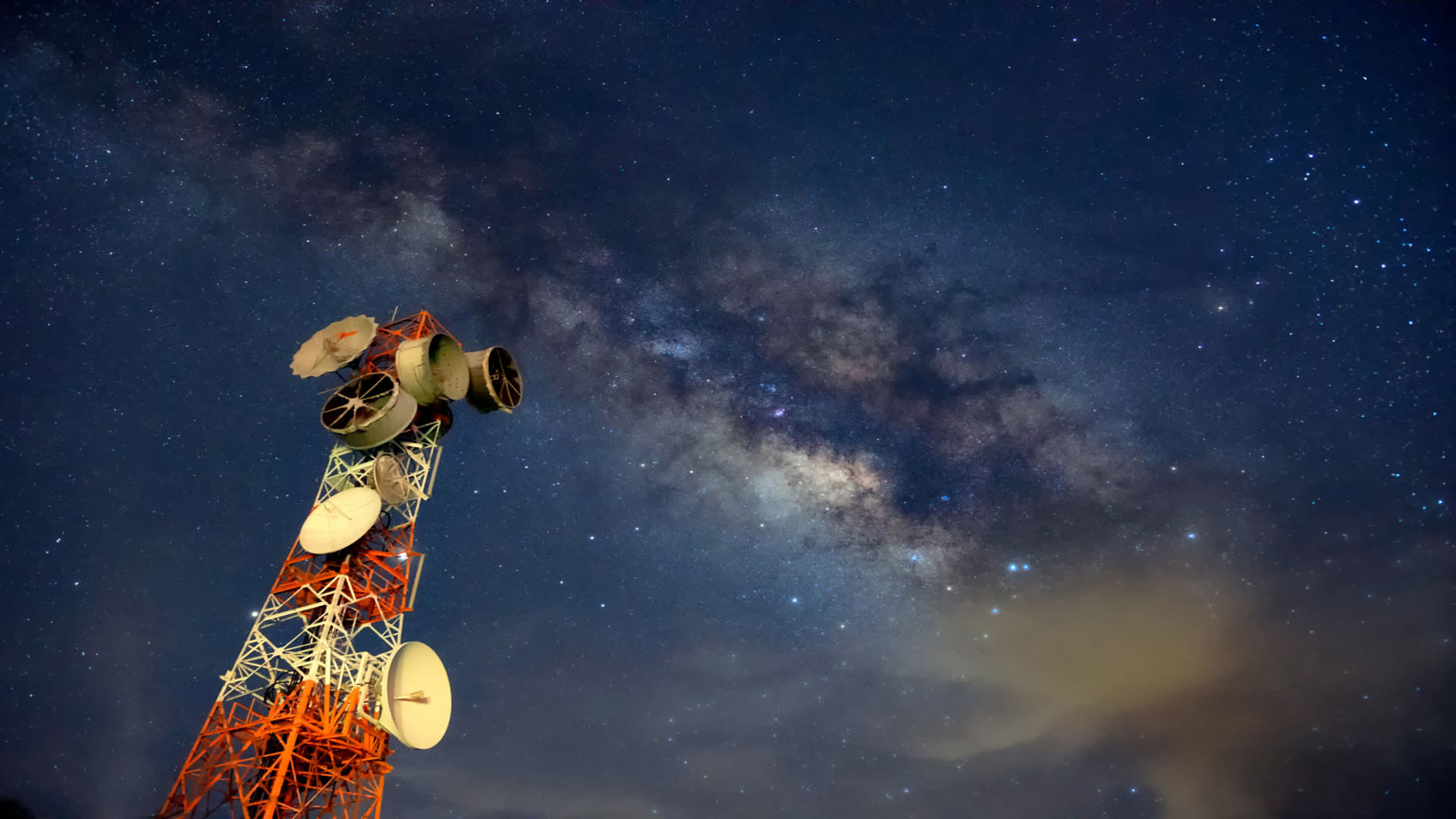 Scientist Found Mysterious Radio Signal From Deep Space Know More ...