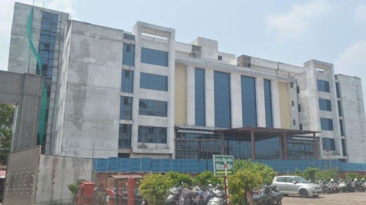 Sn Medical College:10 इमारतों में बनेगा मिनी एम्स, एसएन-लेडी लॉयल परिसर ...