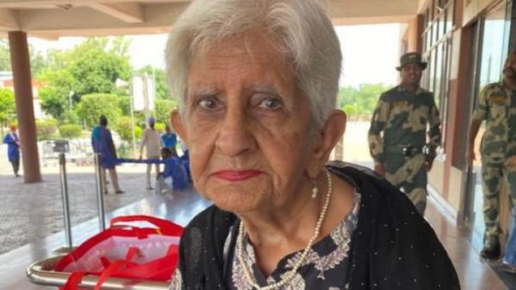 90 Year Old Reena Verma Returned To India From Pakistan - Amar Ujala ...