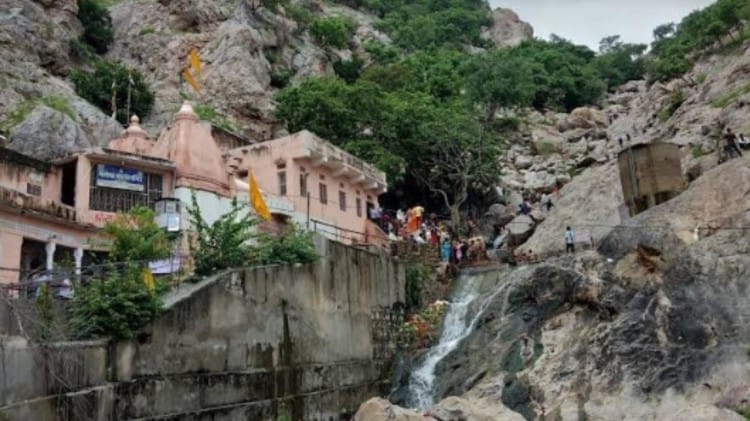 Sawan 2022:मालेश्वर महादेव का चमत्कारी धाम, जहां सूर्य की गति के हिसाब ...