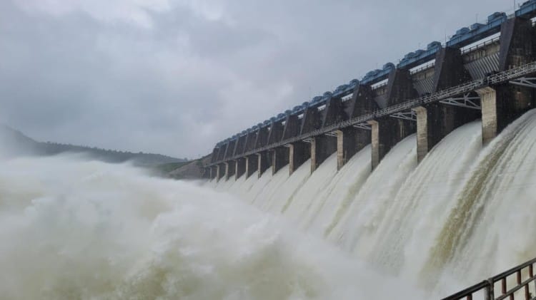 Jhansi:बांध में एक के बाद एक मिले तीन लड़कियों के शव, हत्या कर फेंके ...