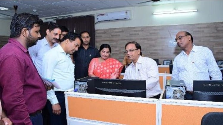 Minister Of State For Higher Education Inspected Khandari Campus Agra ...