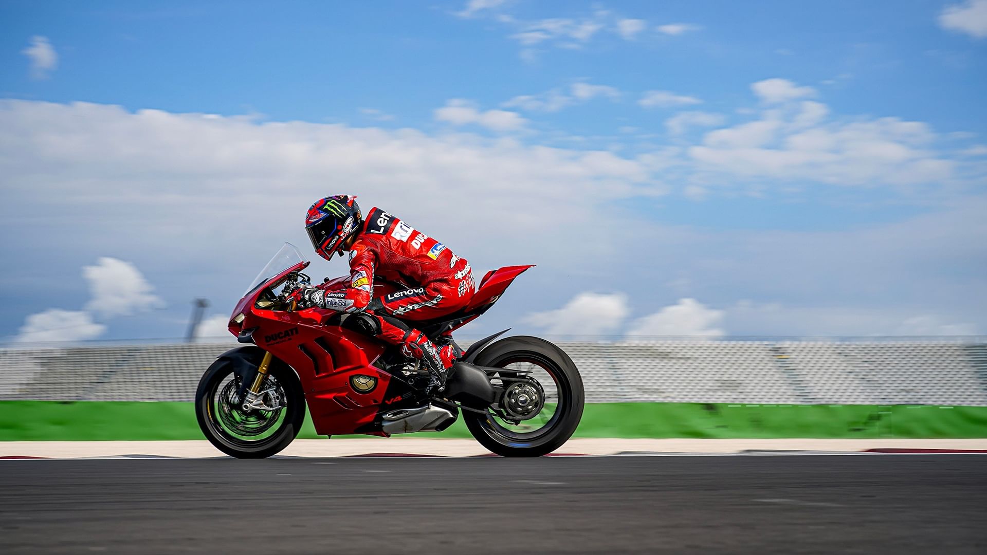 2022 Ducati Panigale V4 Launched In India Know Price Features ...