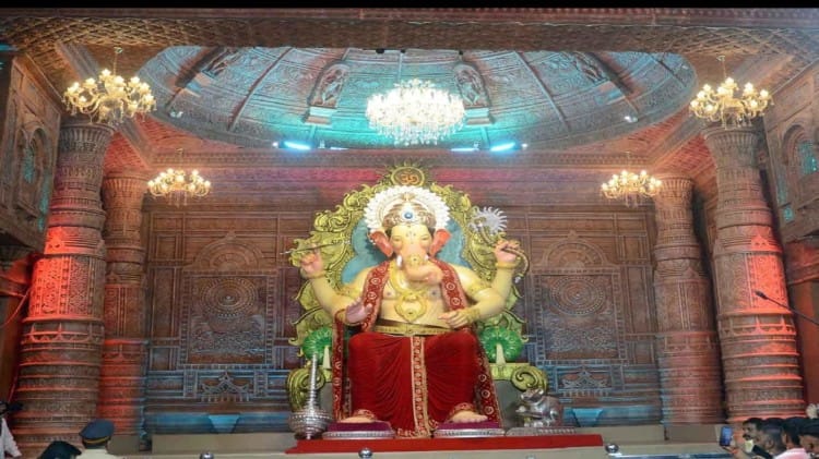 Lalbagh Ke Raja, Unveiled In Mumbai, Ganeshotsav From Tomorrow - Amar ...