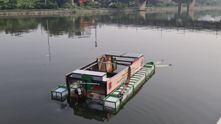 Robotic Boat Will Clean Gomati River In Lucknow. - Amar Ujala Hindi News Live - Gomati River ...