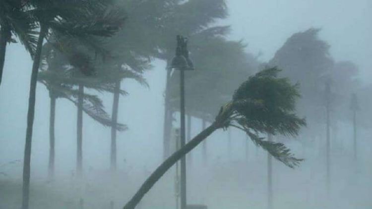 Us Weather:कैलिफोर्निया में तेज हवा-बारिश से जनजीवन अस्त-व्यस्त - Us ...