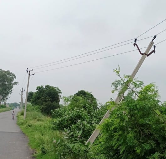 Common People Are Facing Problems Due To Hanging Poles And Wires ...