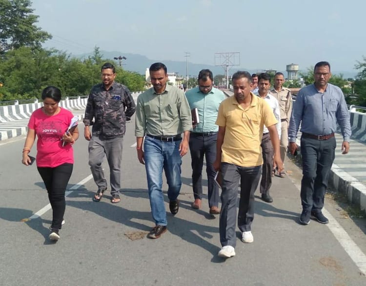 Dm Took Stock Of Sukhro Bridge - Kotdwar News - डीएम ने लिया सुखरो पुल ...