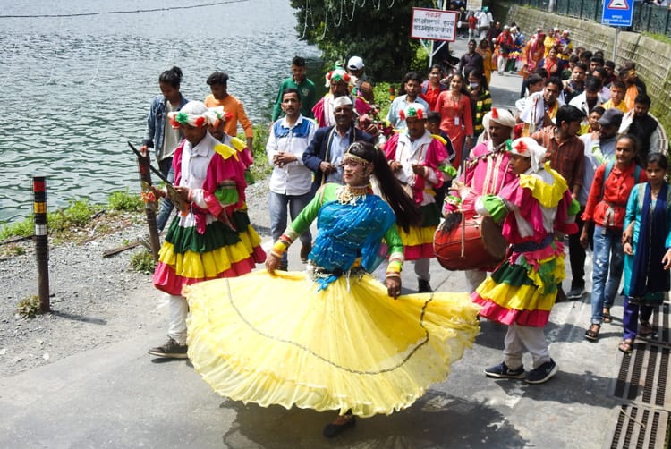 In The Grand Procession Of Nanda-sunanda In The City, One Lakh Nayans ...