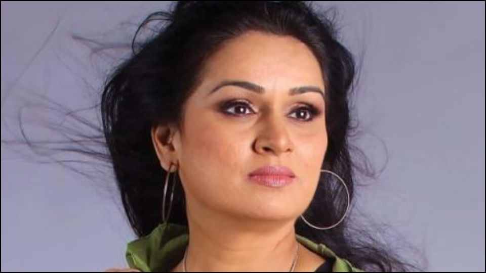 Padmini Kolhapure Beijando O Principe Charles Prince Charles With