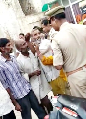 The Inspector Slapped The Victim For Seeking Justice - Baghpat News - न्याय मांगने पर इंस्पेक्टर ...