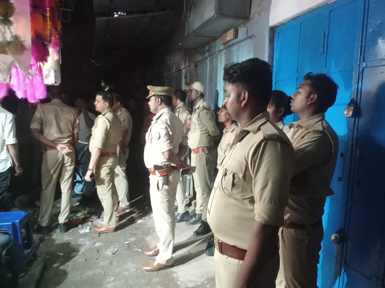 Ballia:जड़ी-बूटी की दुकान में बिकते मिले प्रतिबंधित जानवरों के अंग ...