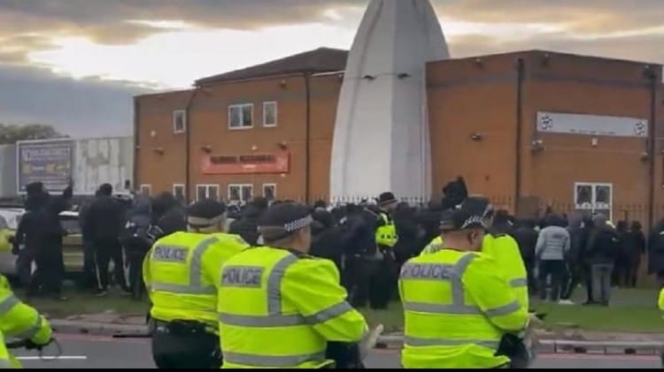 Uk: Crowd Raised Slogans Of Allahu Akbar Outside A Temple In Smethwick ...