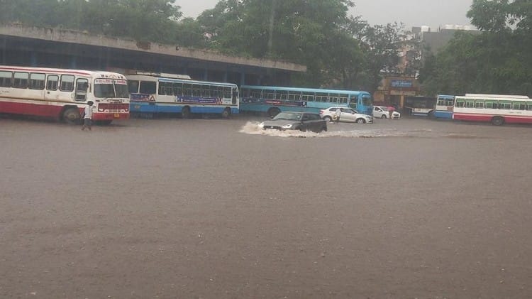 Delhi Ncr Weather Report Heavy Rain In Delhi Ncr Water Logging Gurugram Gurugram Ka Mausam Kaisa ...