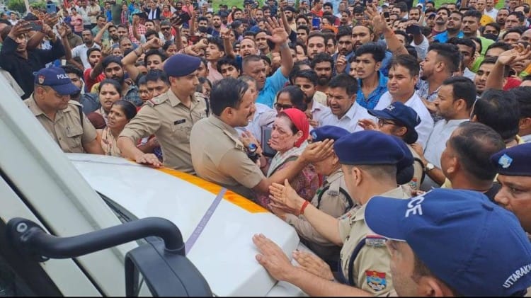 Ankita Bhandari:बुरी तरह पीटा फिर दिया नहर में धक्का, पोस्टमार्टम ...