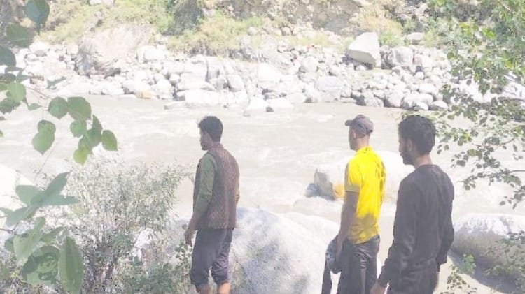 Villagers Wandered On The Banks Of Ravi Throughout The Day In Search Of ...