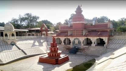 Navratri 2022: Pitambara Shaktipeeth Datia, The Only Temple Where The ...