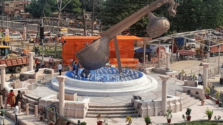 Lata Mangeshkar Birthday Yogi Adityanath To Inaugurate Lata Chowk ...