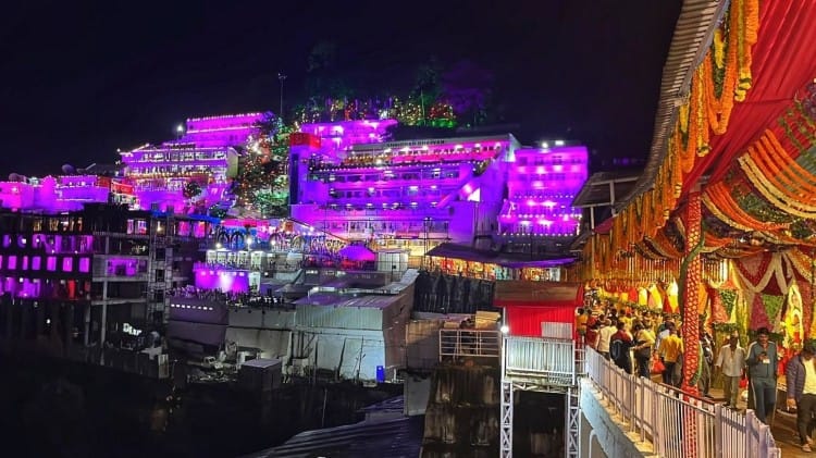 Katra Navratri Festival:कटड़ा में नवरात्रि महोत्सव का आगाज, तस्वीरों ...