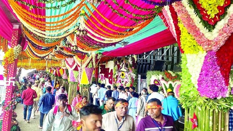 40 Thousand Devotees Reached Maa Vaishno Devi Bhawan On The First ...