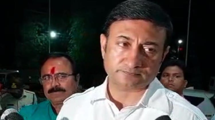 Chhindwara:कांग्रेस छोड़ भाजपा में आए मंत्री दत्तीगांव ने ली चुटकी, कहा ...