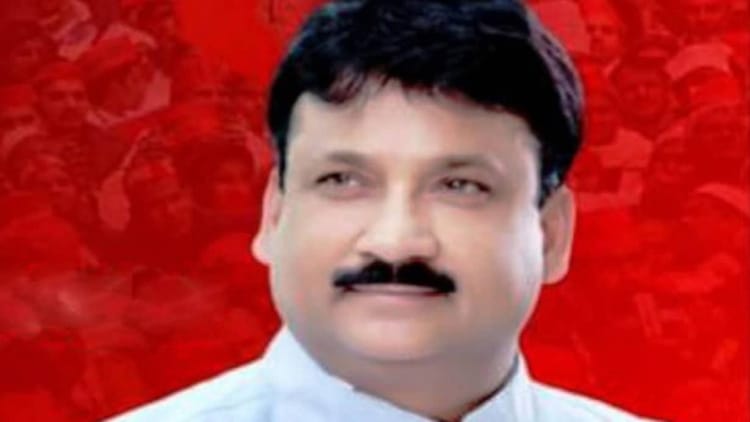 Jhansi: Administration Attached Kothi Of Former Sp Mla Deep Narayan Singh Yadav - Amar Ujala ...