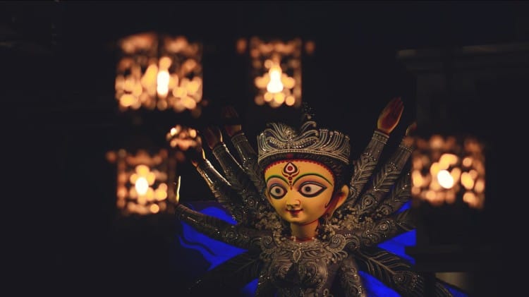 Bear Visit Chandi Devi Temple In Chhattisgarh During Goddess Aarti Puja ...