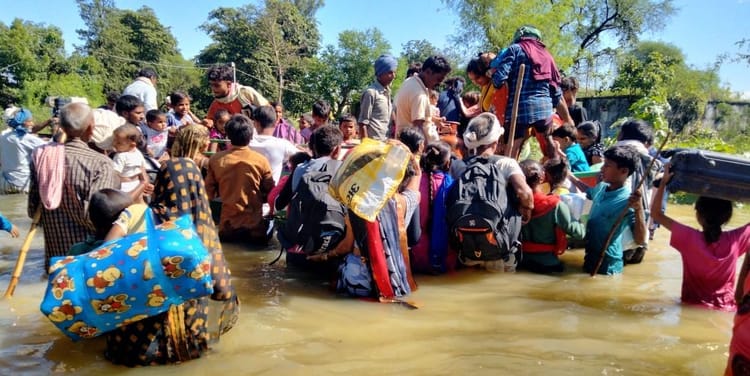 Flood Affacted People Fighting For Life - Siddharthnagar News - जिंदगी ...