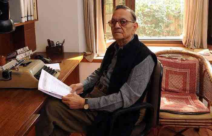 Kunwar Narayan Best Poem Tum Abhi Aag Hi Aag Mai Bujhhta Chirag - Amar Ujala Kavya - Kunwar ...