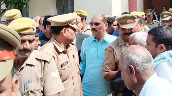 Azamgarh:सपा विधायक रमाकांत यादव की कोर्ट में हुई पेशी, फतेहगढ़ जेल से ...