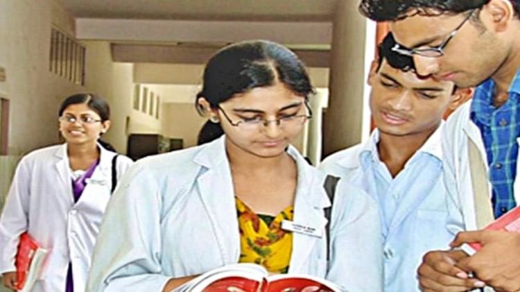 First Time In Country Mbbs Will Be Taught In Hindi Amit Shah Will Release - Amar Ujala Hindi ...