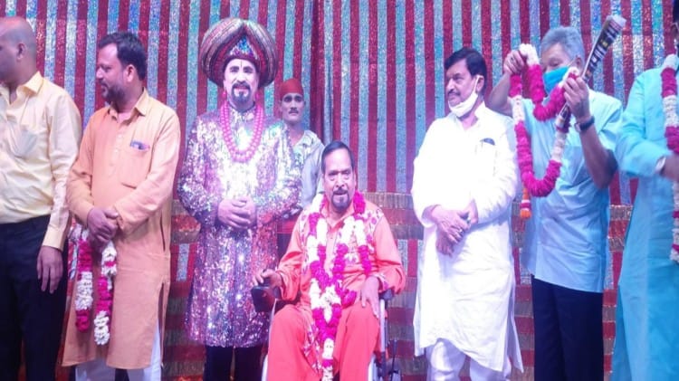 Famous Magician Jadoogar Op Sharma Died In Meerut Today - Amar Ujala ...