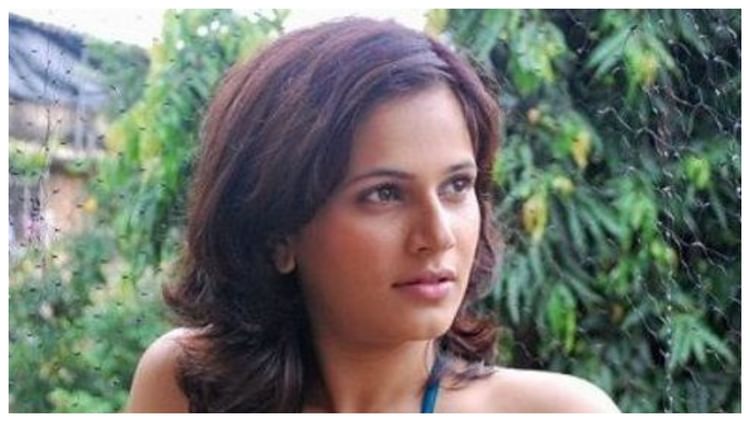 Actress Manava Naik Claims App Cab Driver Misbehaved With Her In Mumbai ...