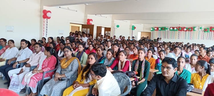 महाविद्यालय में हुआ पूर्व छात्र सम्मेलन का आयोजन - Alumni Conference ...