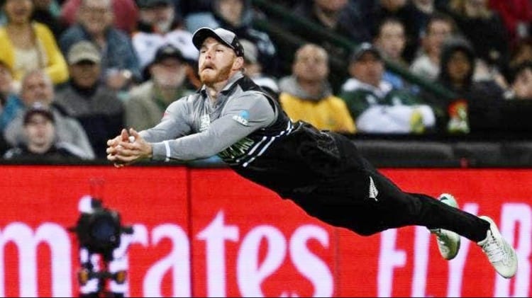 T20 Wc:इस विश्व कप के सबसे बेहतरीन कैच, लिस्ट में कोई भारतीय नहीं ...