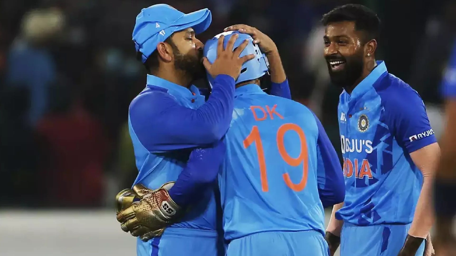 Ind Vs Pak Dinesh Karthik Got Emotional About Rohit Sharma Before ...