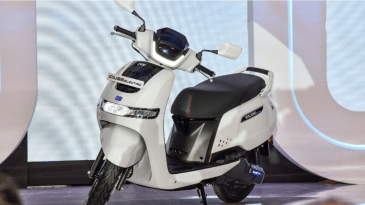 Tvs Iqube:एक ही दिन में डिलीवर किए गए 200 से ज्यादा टीवीएस आईक्यूब ...