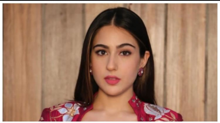 Sara Ali Khan:विक्की कौशल की फिल्म से सारा की छुट्टी, इस दक्षिण अभिनेत्री ने ली एक्ट्रेस की जगह ...
