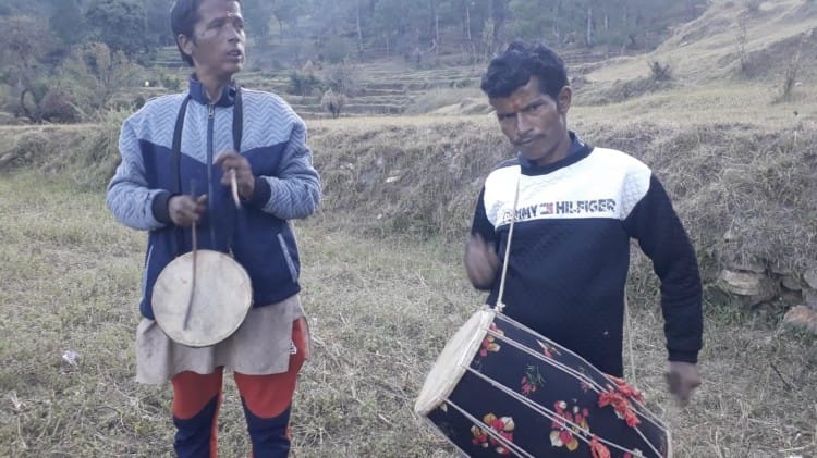 उत्तराखंड:पत्थर युद्ध देख थम गईं लोगों की सांसें, रणबाकुंरों ने की एक ...